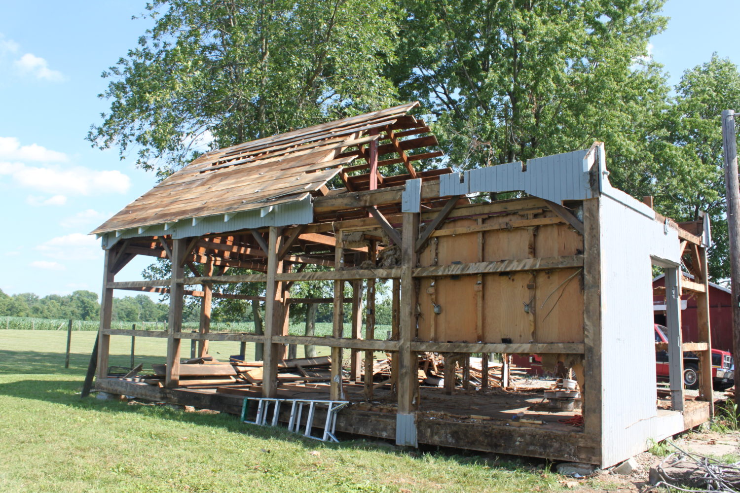 A Barn Raising In Photos - How to Build A Barn When You Haven't a Clue ...